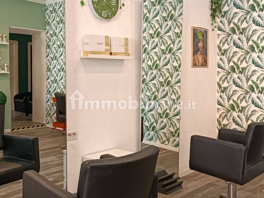 Parrucchiere - Barbiere via Pietro Maffi 96, Roma, Rif. 120693154 - Immobiliare.it