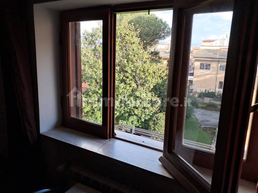 Vendita Appartamento Roma. Trilocale in via Celleno. Buono stato, terzo ...