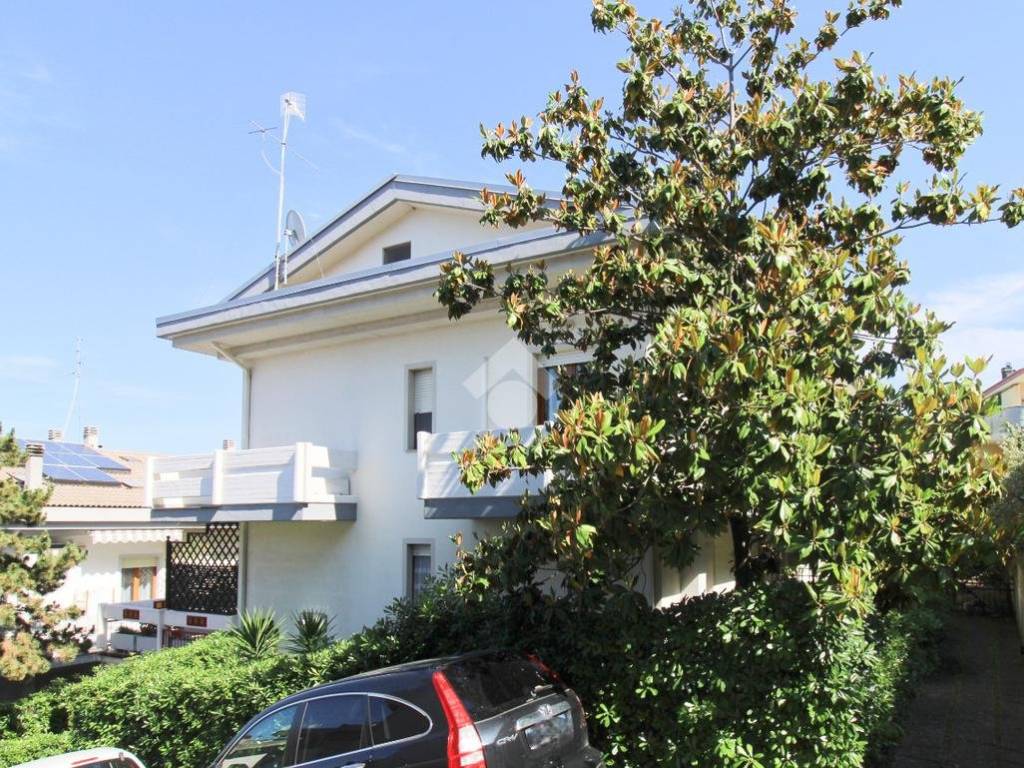 Vendita Villa a schiera in Strada del Palazzo 73 Pescara. Buono stato ...