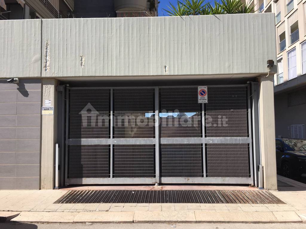 Posto auto - moto via Vito Vittorio Crocitto 3, Bari, Rif. 120721264 ...