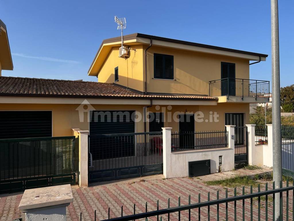 Vendita Villa unifamiliare in via Marco Centola Melito di Porto Salvo ...
