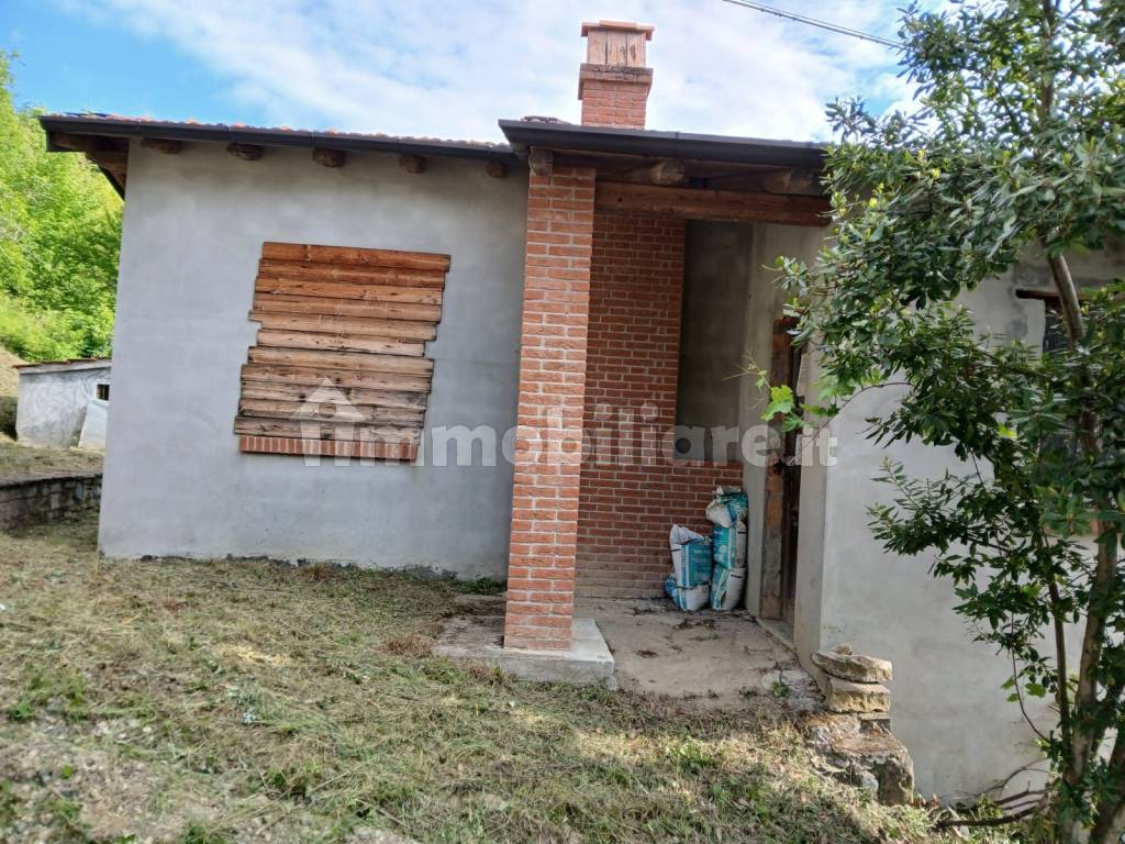Vendita Rustico in Località Biasini Bettola. Da ristrutturare, posto ...