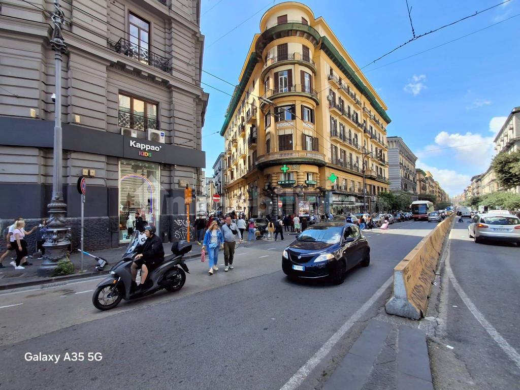 Vendita Appartamento in via Diomede Marvasi 17. Napoli. Buono stato ...