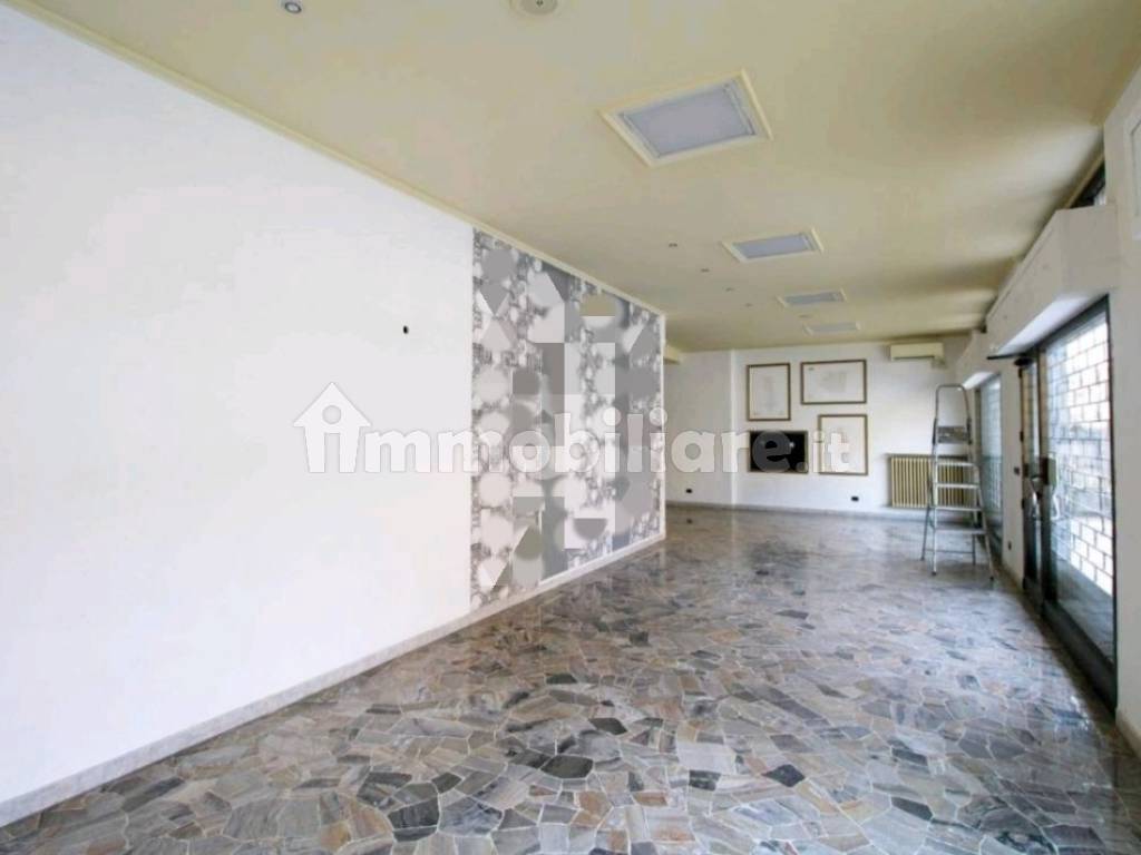 Locale commerciale, Cornate d'Adda, Rif. 120777060 - Immobiliare.it