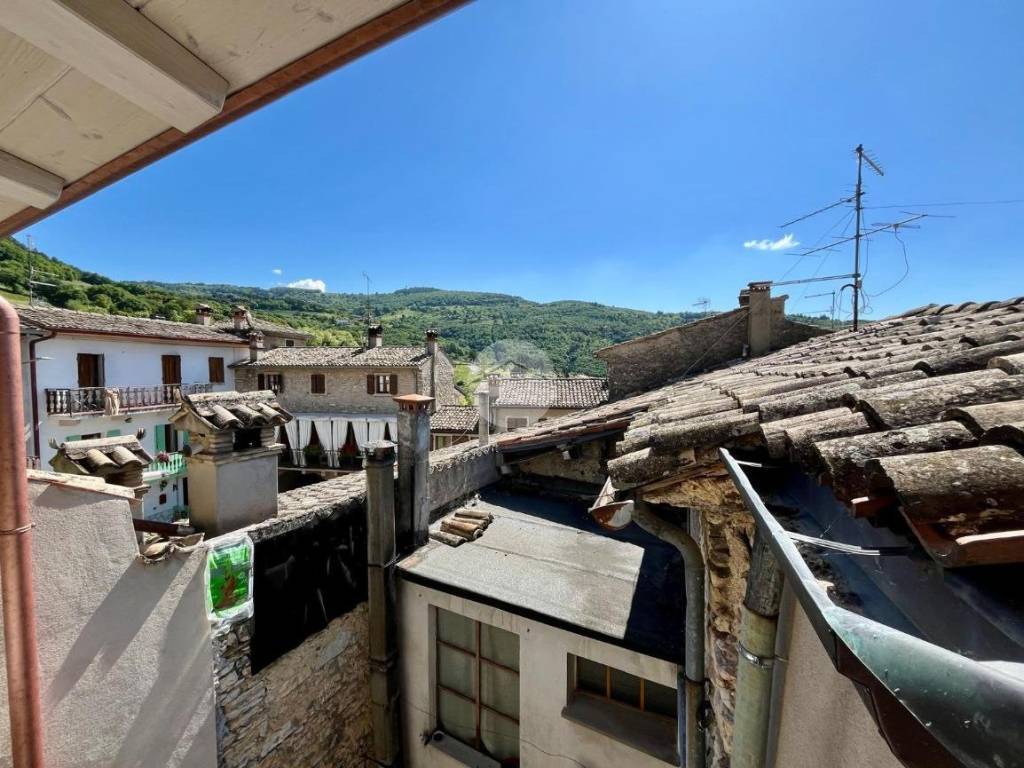 Vendita Rustico in Strada Provinciale 8 1 Caprino Veronese. Nuovo ...
