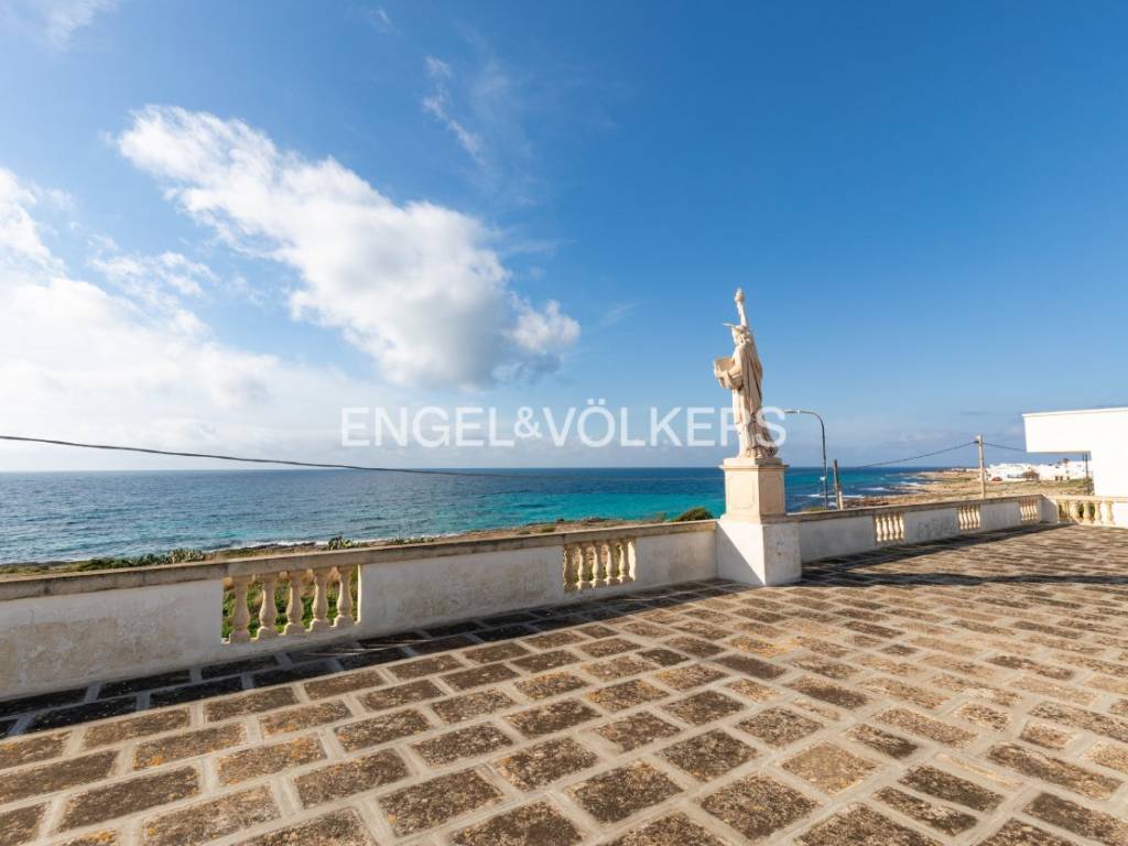 Vendita Villa unifamiliare in via Jonica 98 Racale. Ottimo stato, posto ...