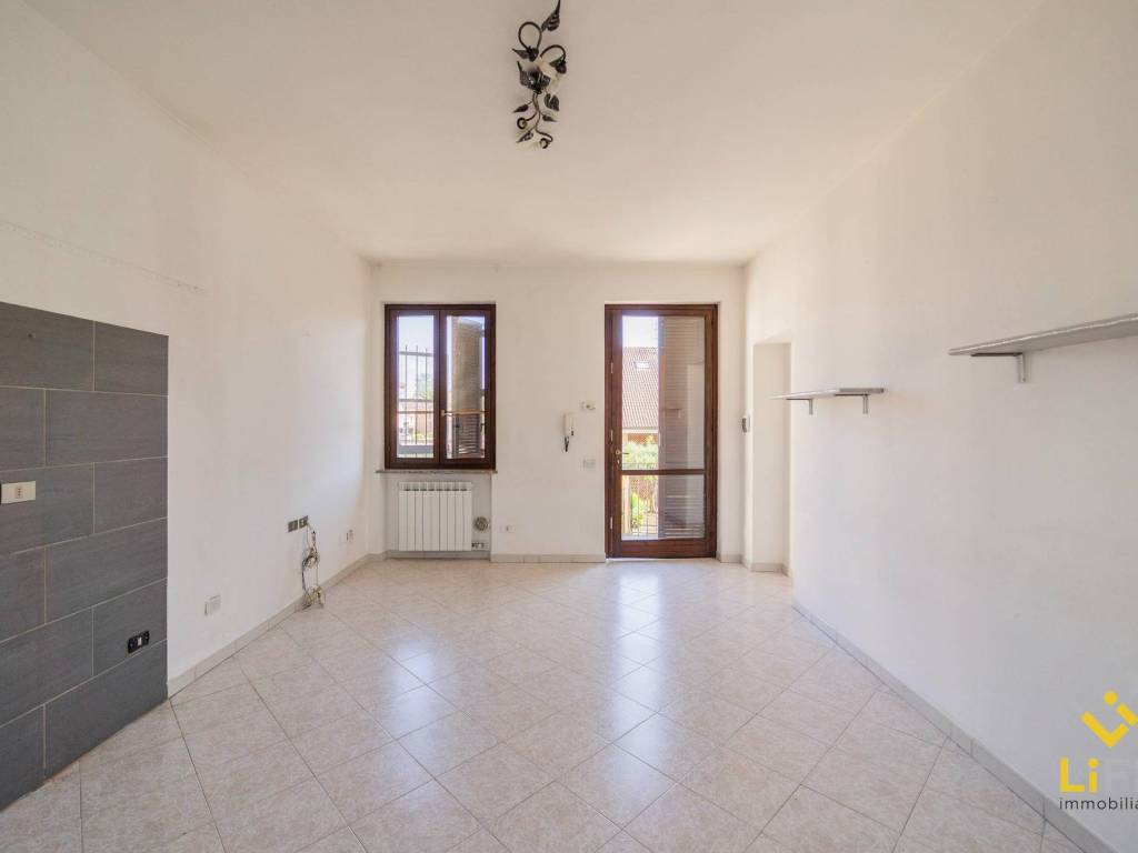 Vendita Appartamento Romentino. Monolocale in via Cavallè 12. Buono ...