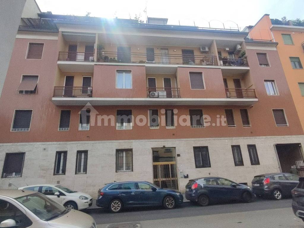 Rent Apartment Milan. 2-room flat in via Giovanni Battista Casella 17 ...