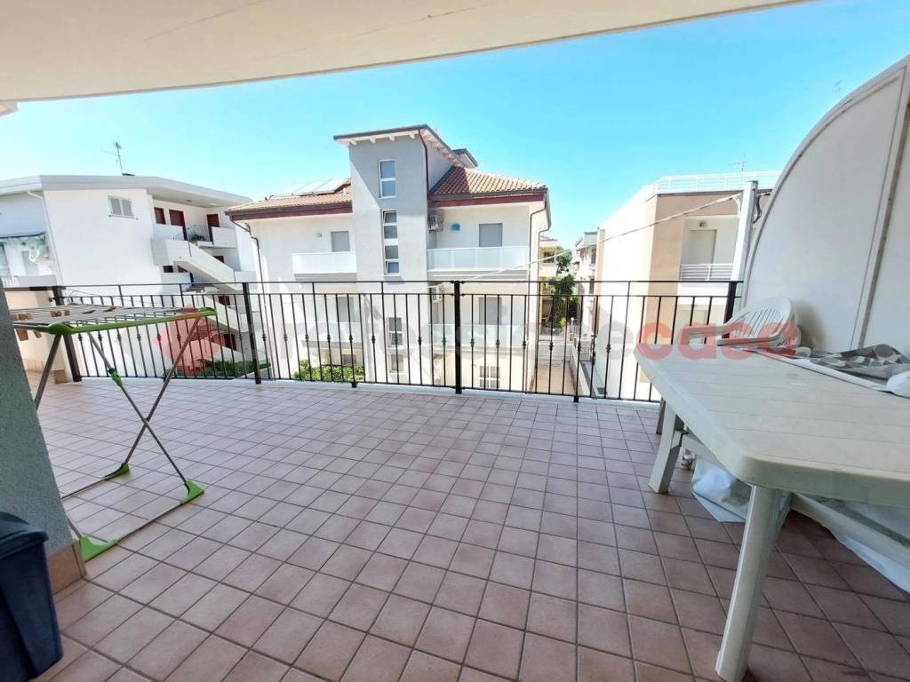 Vendita Appartamento Alba Adriatica. Trilocale in via Versilia 2. Buono ...