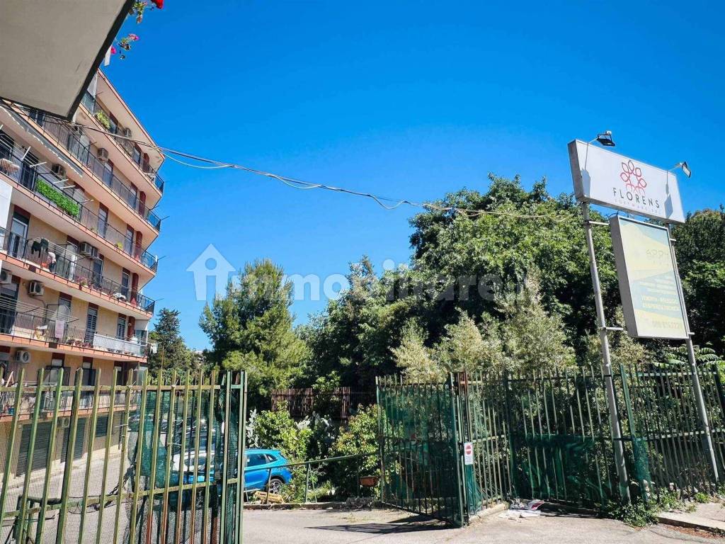 Locale commerciale via Omodeo 44/D, Bari, Rif. 120841848 - Immobiliare.it