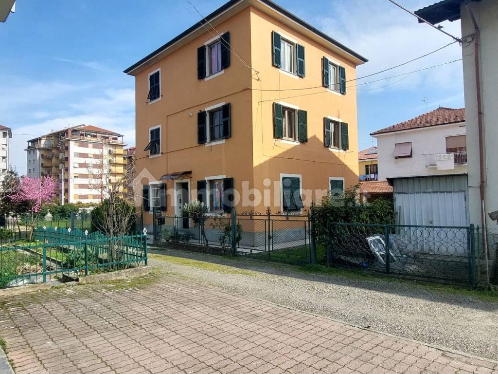 Vendita Appartamento Ovada. Quadrilocale in Strada Vecchia Costa. Buono ...