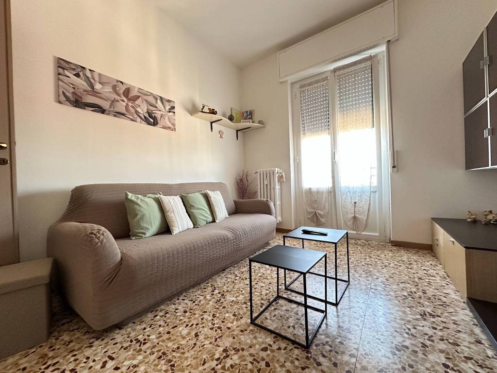 Vendita Appartamento Pessano con Bornago. Trilocale in via Monte Grappa ...