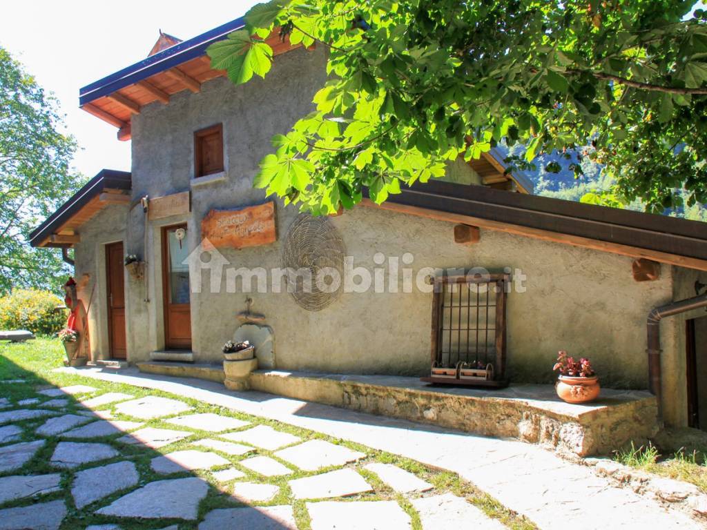 Vendita Casale in via Grassi Lunghi Pasturo. Ottimo stato, posto auto ...