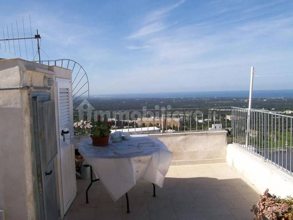 Vendita Villa unifamiliare in V. Balsamo San C. Ostuni. Buono stato, con terrazza, riscaldamento ...