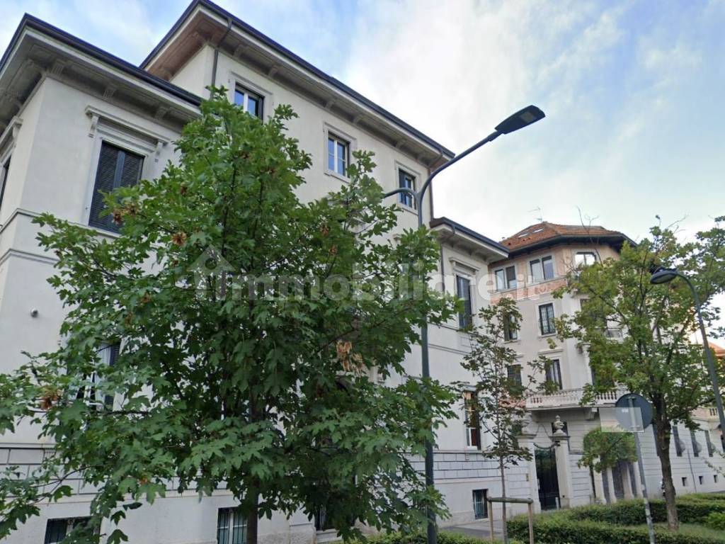 Vendita Attico in piazza Piemonte Milano. Con terrazza, rif. 120892560