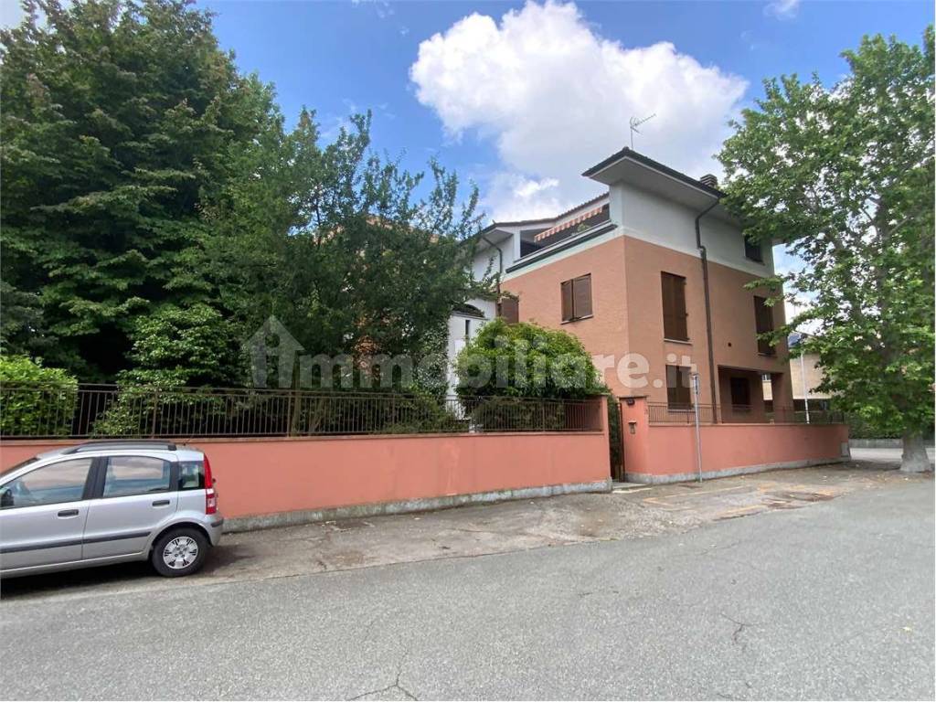 Vendita Villa bifamiliare in via Magalotti, 21 Novara. Ottimo stato ...