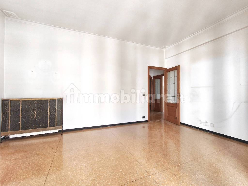 Vendita Appartamento in via Generale Manfredo Fanti. Genova. Buono ...