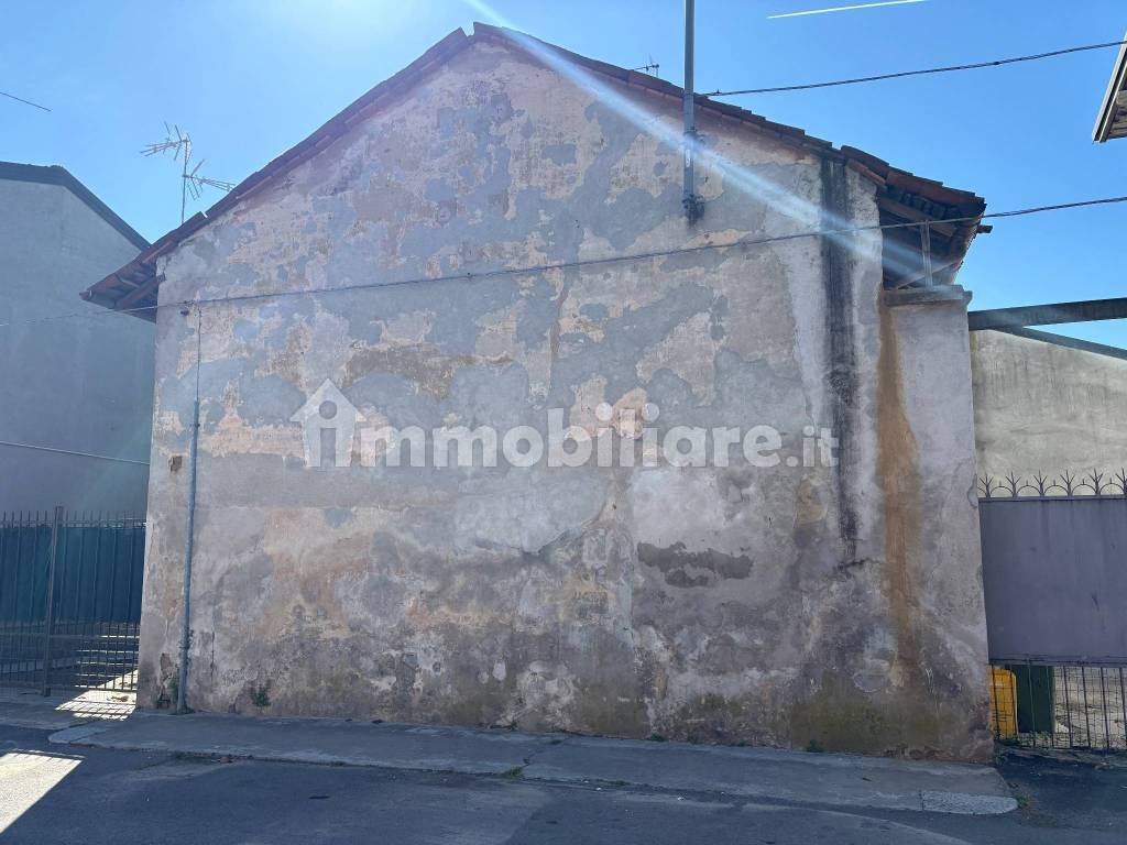 Vendita Rustico in via Dottor Cesare Sassi 65 Gropello Cairoli. Da ...