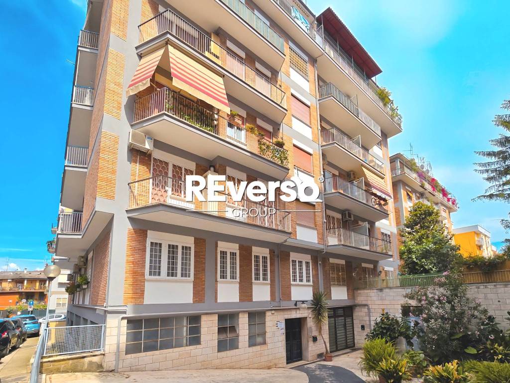 Vendita Appartamento Roma. Trilocale in via Alessandro Codivilla 14. Da ...