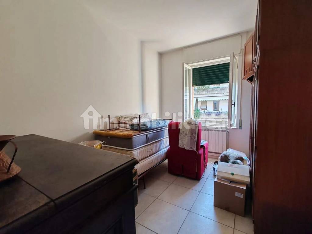 Vendita Appartamento Massa. Quadrilocale in viale Roma. Buono stato, secondo piano, posto auto ...