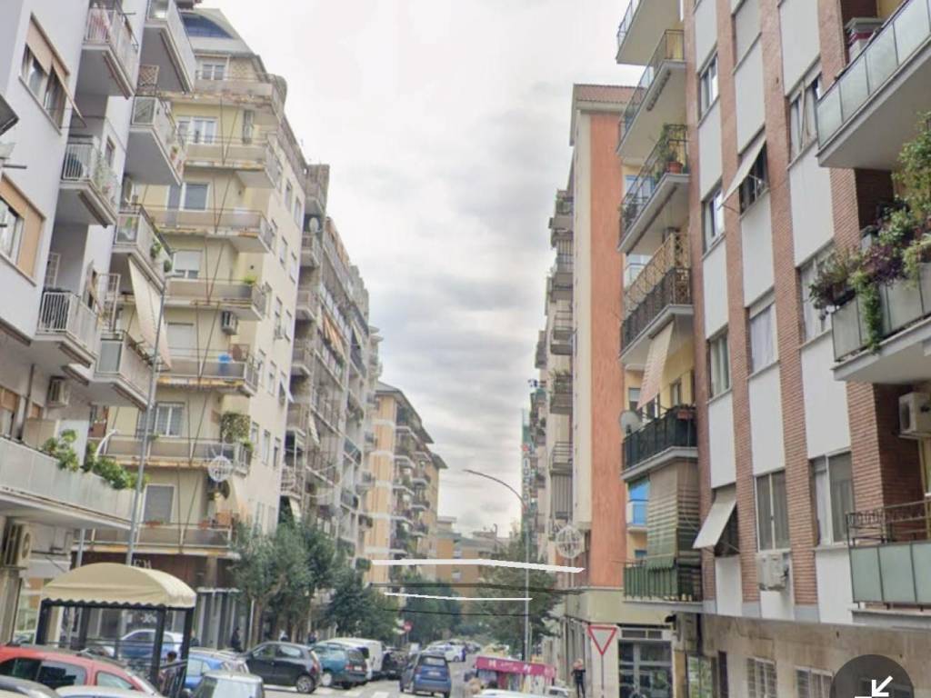 Vendita Appartamento Roma. Trilocale in via Francesco Lemmi. Con ...