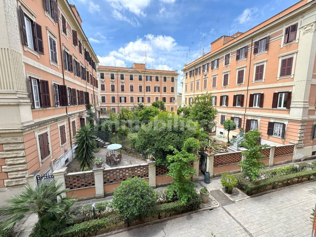 Vendita Appartamento in via Gallia 95. Roma. Da ristrutturare, secondo ...