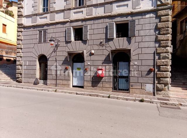 Locale commerciale corso Abate Raffaele Marchesi, Magione, Rif ...