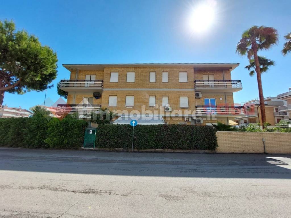 Vendita Appartamento Alba Adriatica. Trilocale in via Toscana, 22 ...
