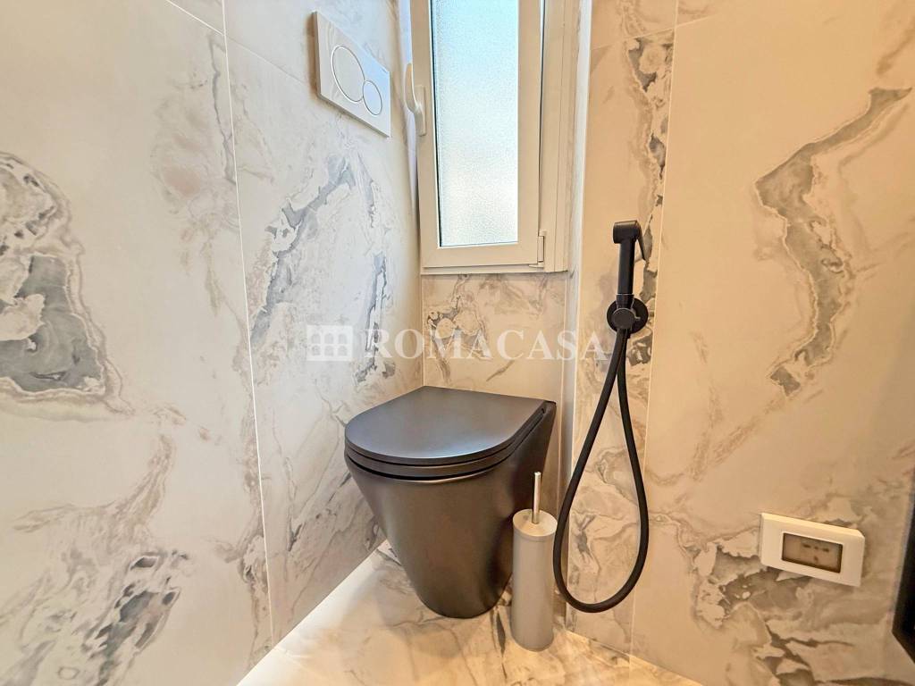 Vendita Appartamento Roma. Bilocale in via Famagosta. Ottimo stato ...