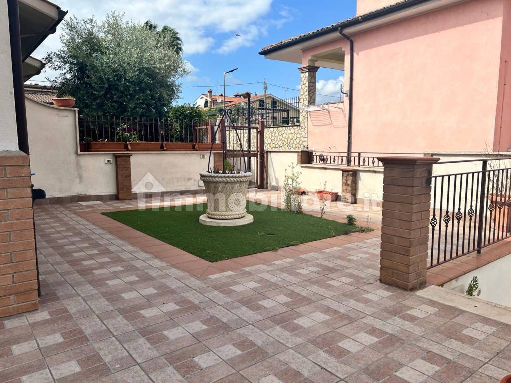 Sale Multi-family villa in via Saracinesco Guidonia Montecelio ...