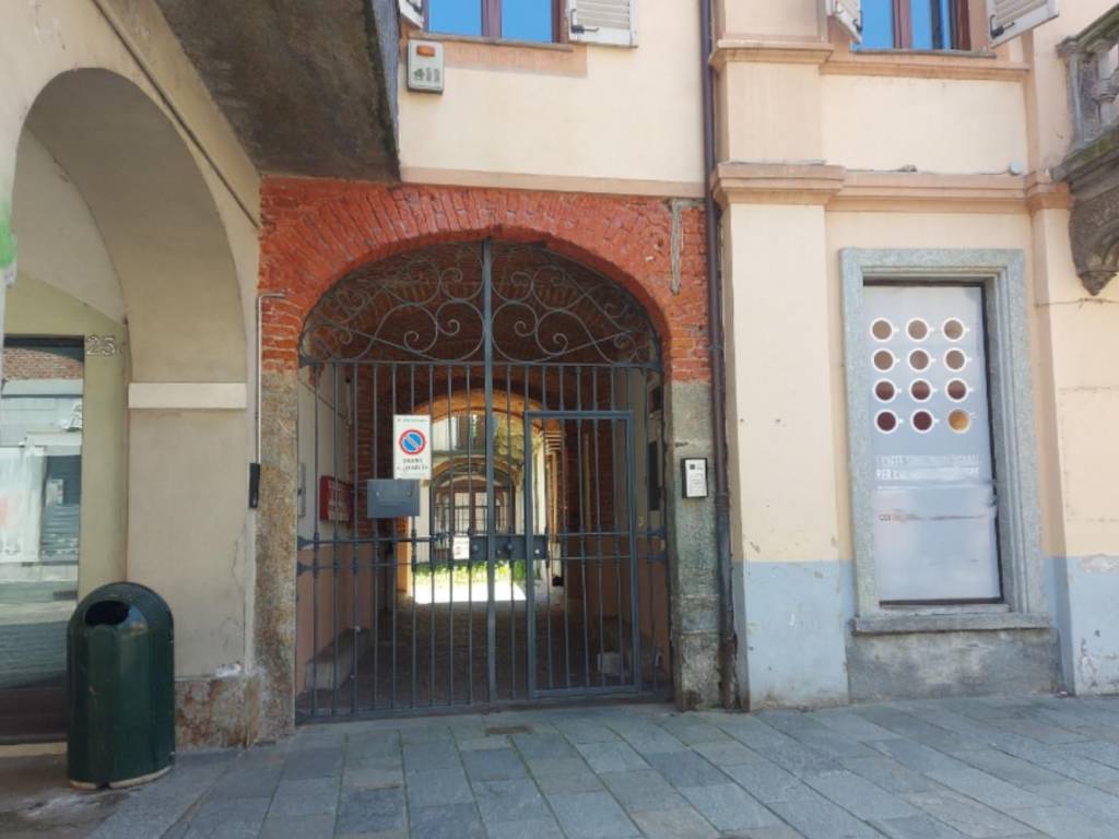 Negozio - Locale commerciale V. Torino, 25, 10034 Chivasso Italia ...