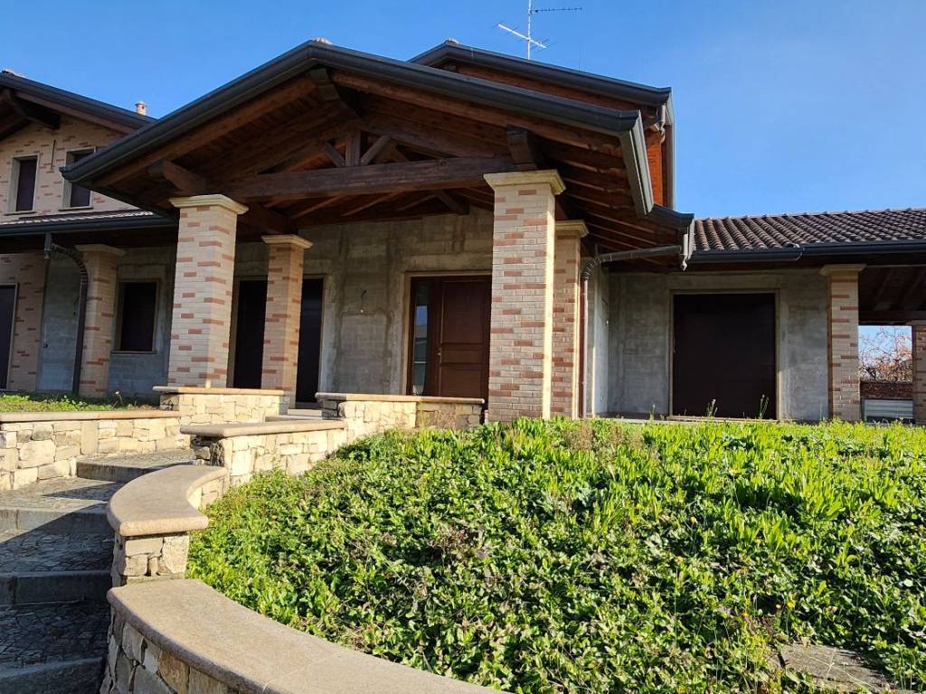 Sale Two-family villa in via 1 Maggio Gorla Maggiore. New, parking ...