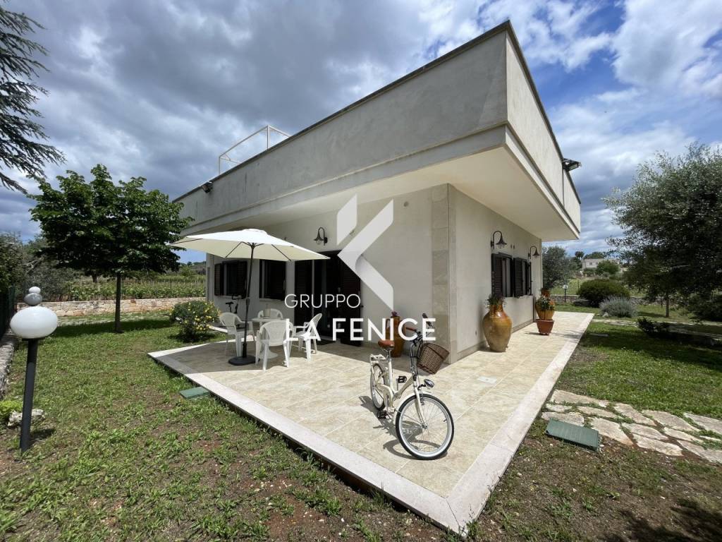 Vendita Villa unifamiliare in Contrada Rampone Martina Franca. Buono ...