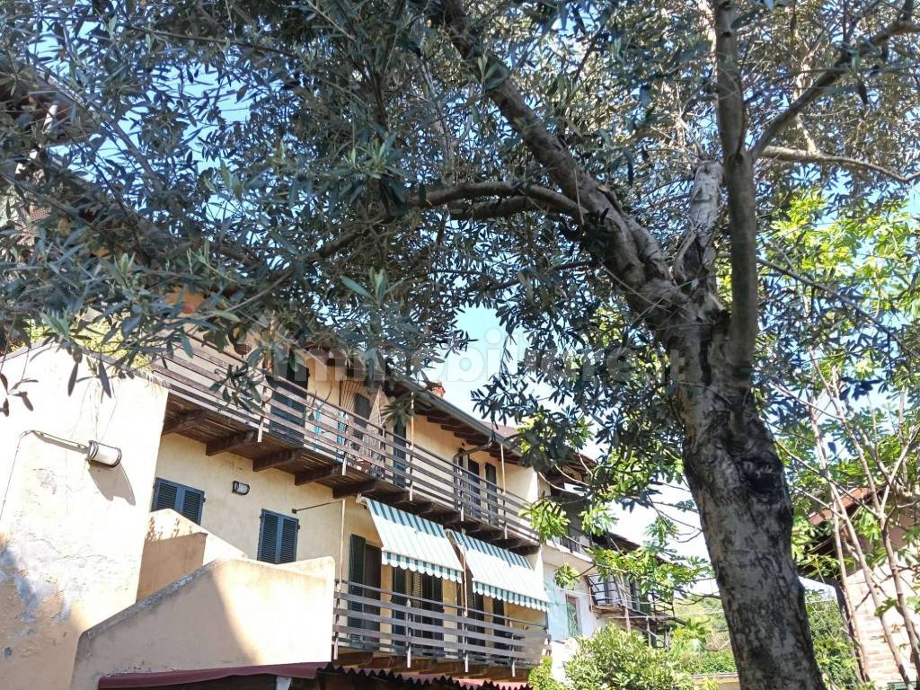 Vendita Appartamento Varallo Pombia. Trilocale in via A. Ingignoli ...