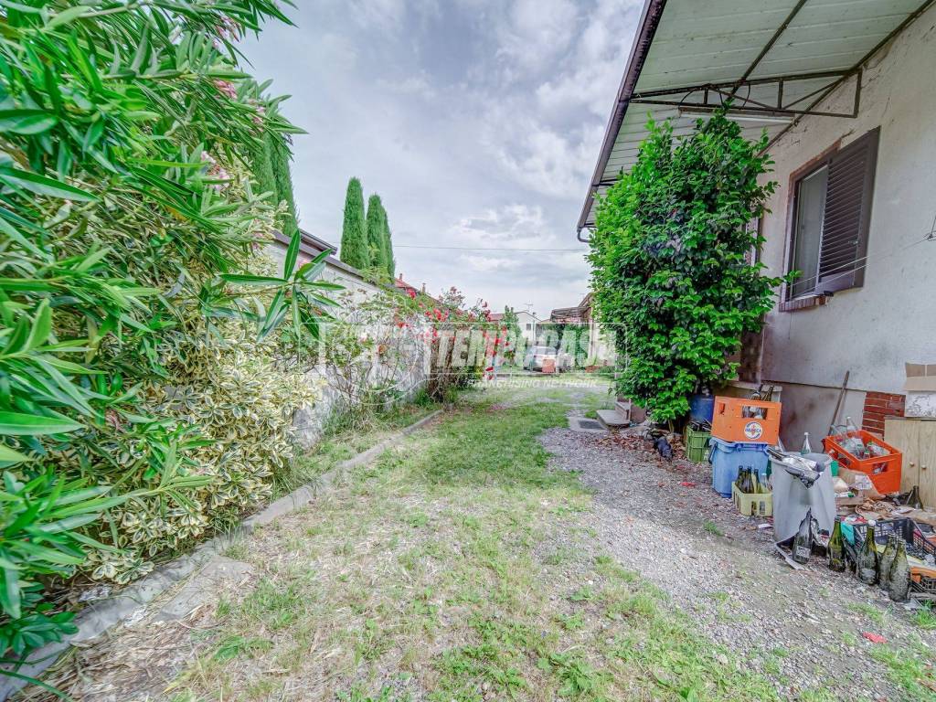 Vendita Villa unifamiliare in via Albanova Somma Lombardo. Buono stato ...