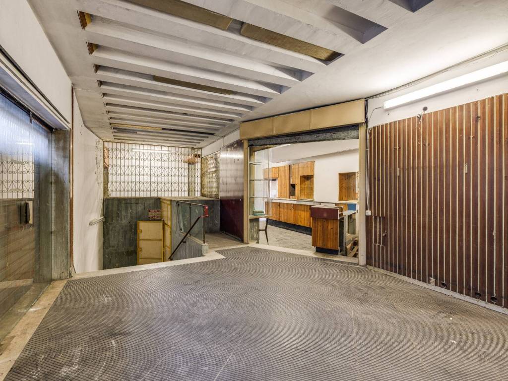 Locale commerciale via Clemente III 28, Roma, Rif. 121131212 ...