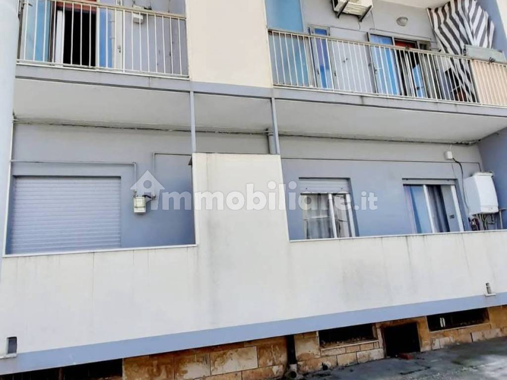 Vendita Appartamento in via Alexander Fleming. Mola di Bari. Buono ...