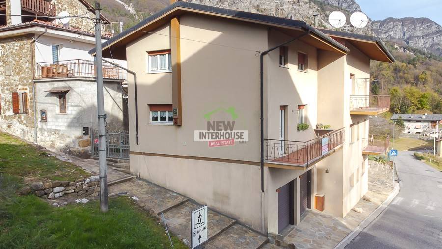 Vendita Villa plurifamiliare in via Strada Vecchia 5 Frisanco. Buono ...