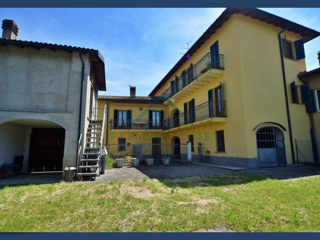 Vendita Terratetto unifamiliare in trento Buguggiate. Buono stato ...