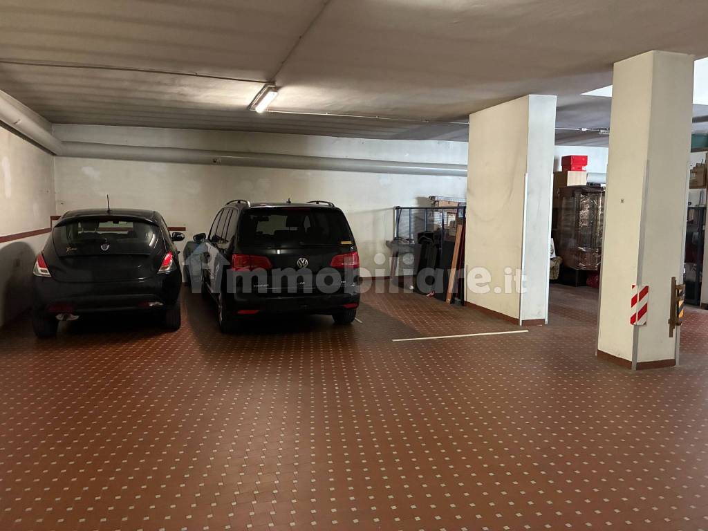 Posto auto - moto via Rosolino Pilo 44, Torino, Rif. 121165500 ...