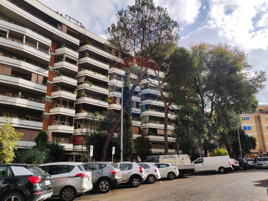 Garage - Box via Paola Falconieri, Roma, Rif. 121169564 - Immobiliare.it