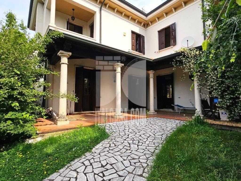 Vendita Villa unifamiliare in via Rippa Borgo Virgilio. Buono stato ...