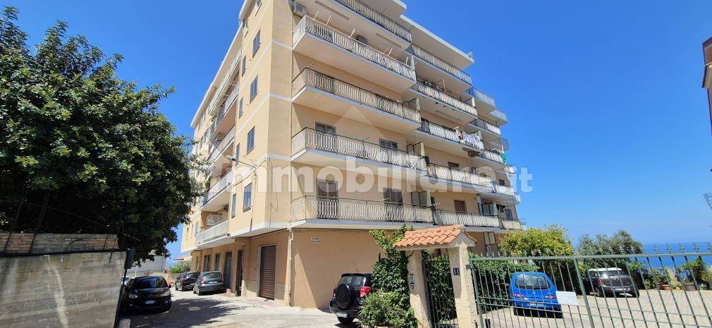 Vendita Appartamento Pizzo. Trilocale in via San Sebastiano IV traversa ...