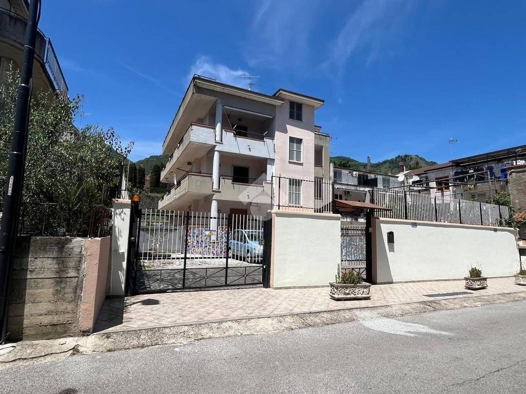 Vendita Appartamento Baronissi. Quadrilocale in via D. Cirillo 62 ...