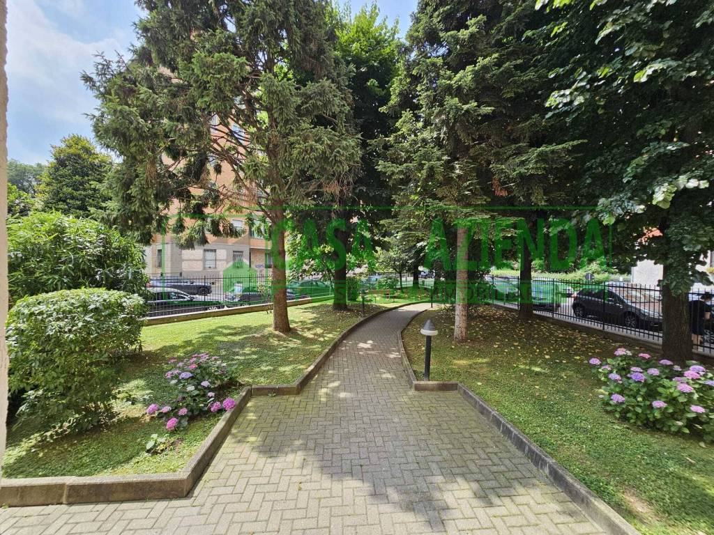 Vendita Appartamento Milano. Bilocale in via Codogno 2. Buono stato ...