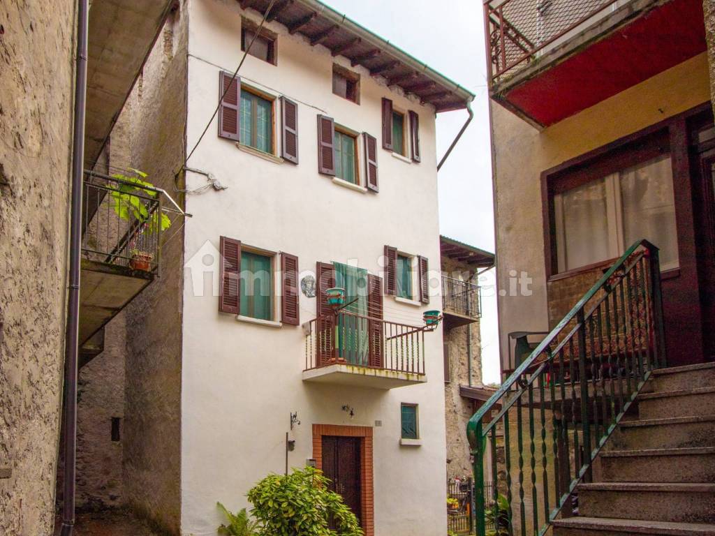 Sale Single family villa in via Regina Grandola ed Uniti. New, with ...