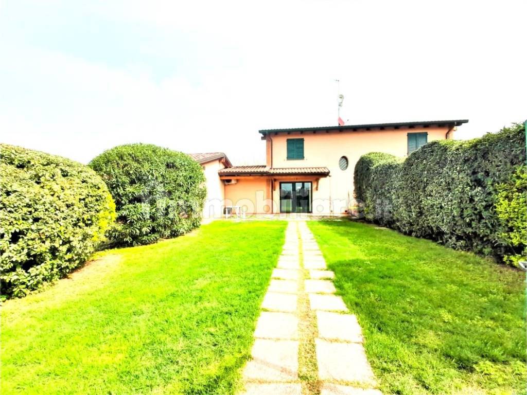Vendita Villa a schiera in via San Giovanni Bosco Castel San Pietro ...