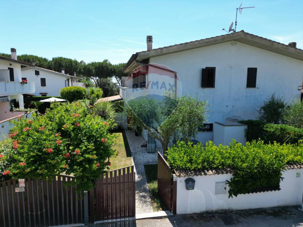 Vendita Villa a schiera in via Delle Farnie 103 Sabaudia. Buono stato ...