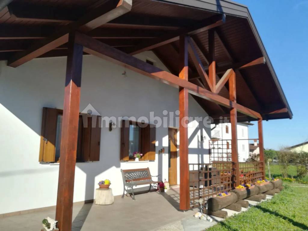 Vendita Villa unifamiliare Valvasone Arzene. Buono stato, con terrazza ...