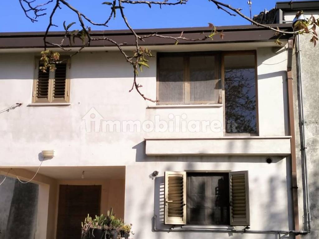 Sale Two-family villa in via Santa Maria 36 Ari. Good condition ...